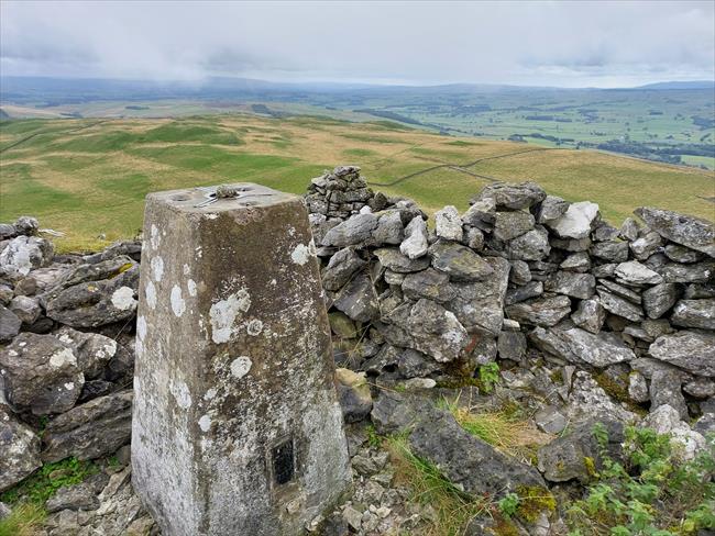 Settle: to the top and round, Yorkshire - Ramblers