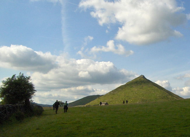 Circular from Thorpe on the Tissington Village Trail Peak District ...